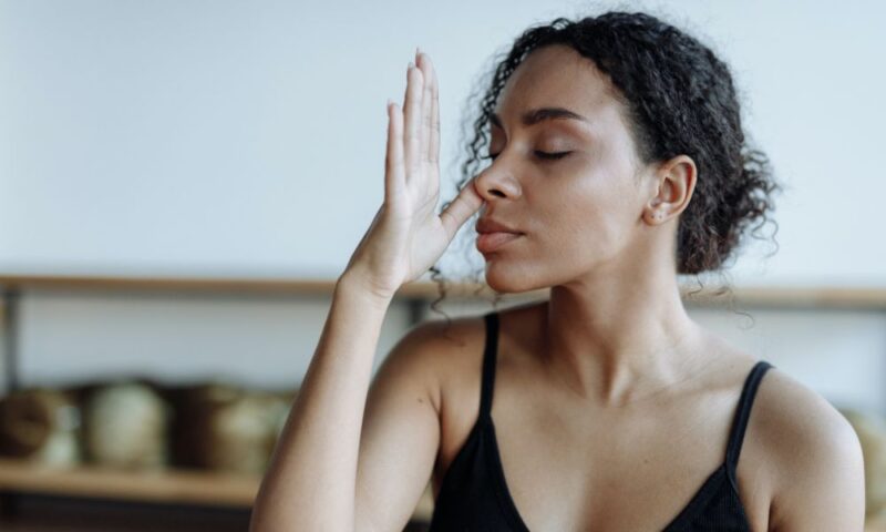 Yoga breathing: Pranayama techniques | YOGI TIMES