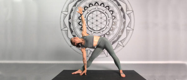 Master Triangle Pose (Trikonasana): Expert tips for perfect alignment ...